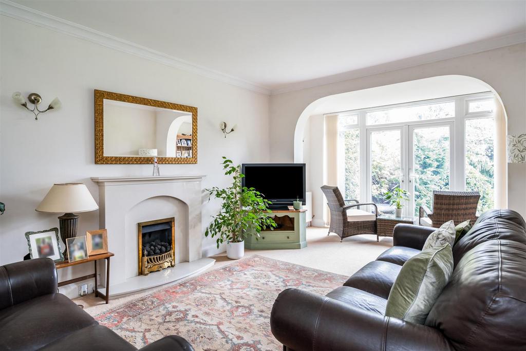 Silhill Hall Road, Solihull 4 bed detached house - £800,000