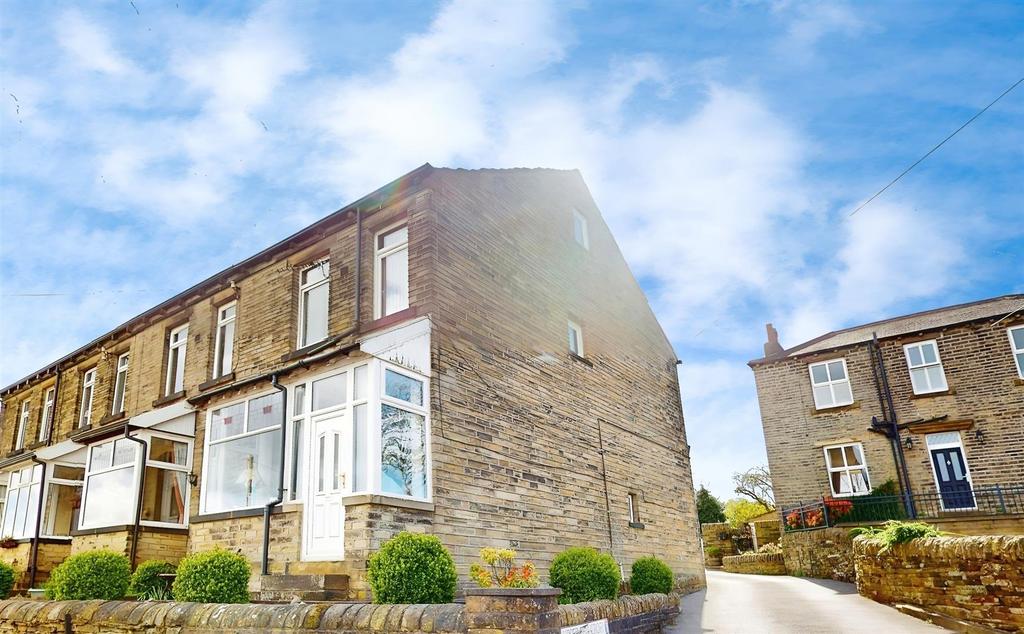 Pinnar Lane, Halifax 3 bed end of terrace house - £235,000