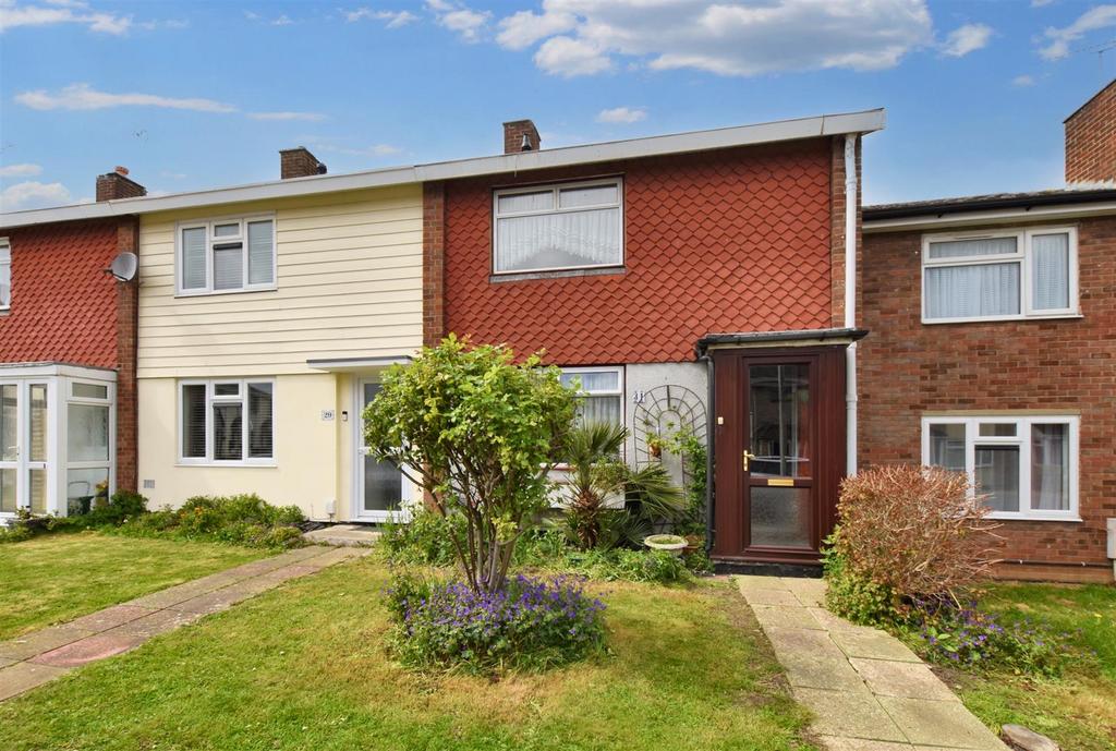Butneys, Basildon SS14 2 bed terraced house - £270,000