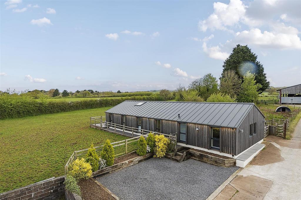 Farrantshayes, Clyst Hydon, Cullompton 3 bed bungalow - £625,000