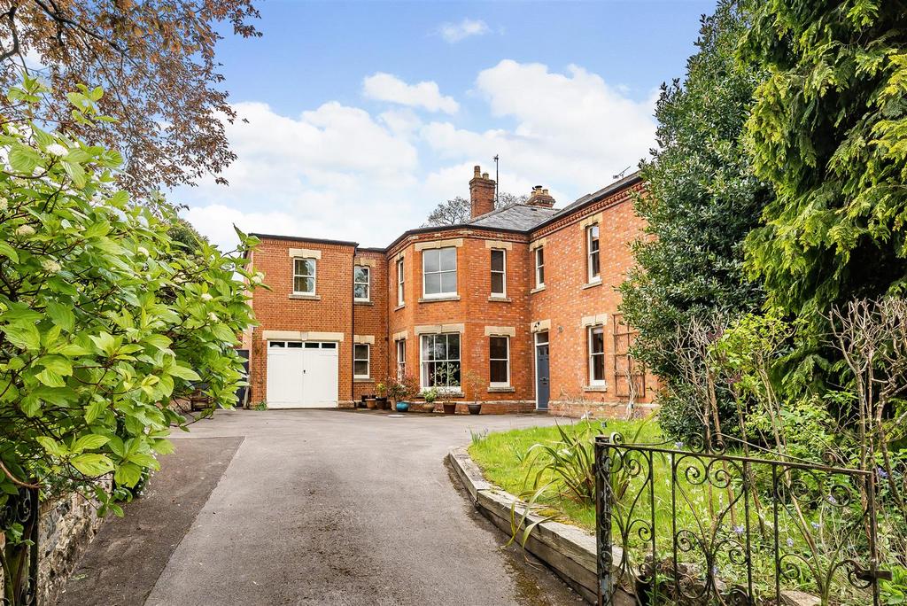 Wick Lane, Devizes 5 bed semi-detached house - £700,000