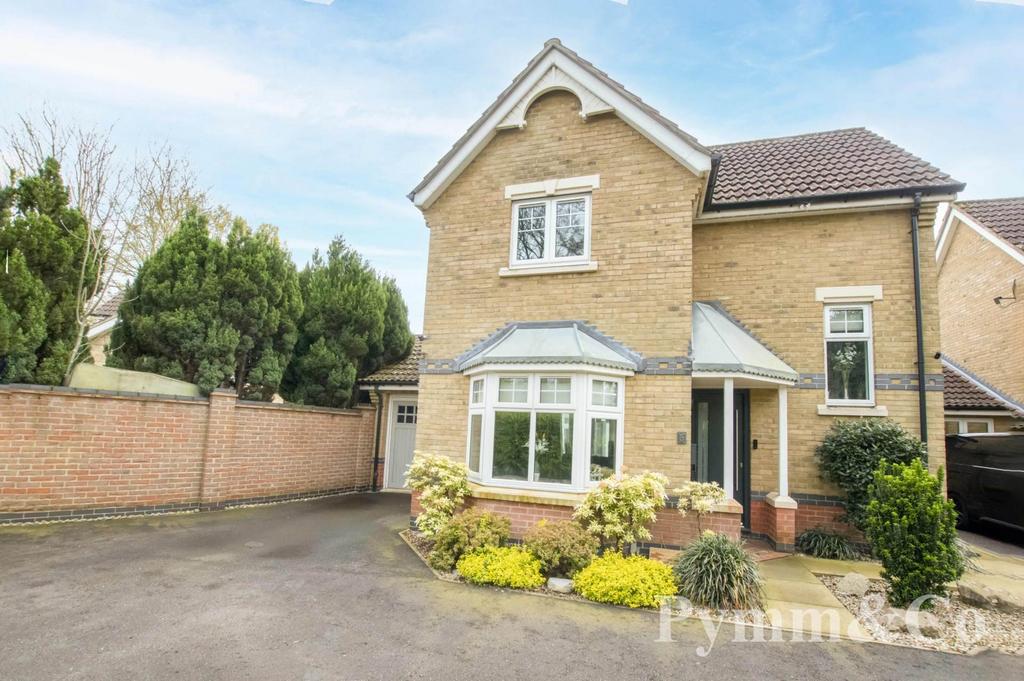 Oatfield Close, Norwich NR10 3 bed detached house - £340,000