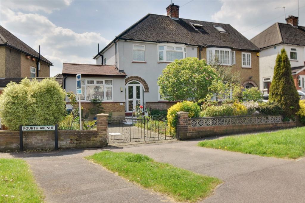 Garston Lane, Hertfordshire WD25 4 bed semi-detached house - £585,000