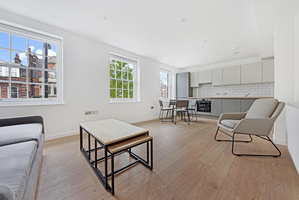Mare Street, Hackney, London 2 bed flat to rent - £2,750 pcm (£635 pw)