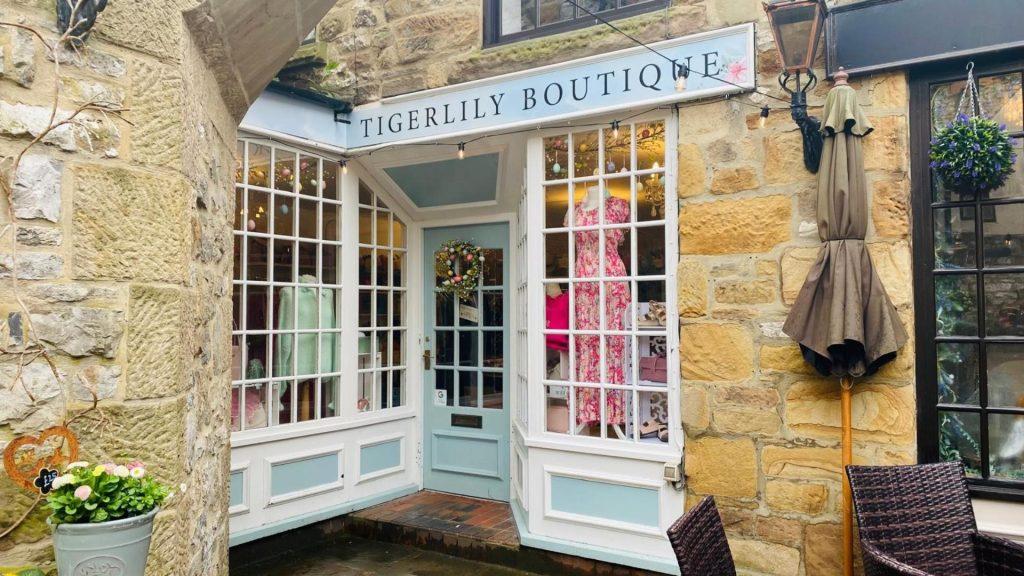 Leasehold Ladies Clothing Boutique... Retail property (high street) - £ ...