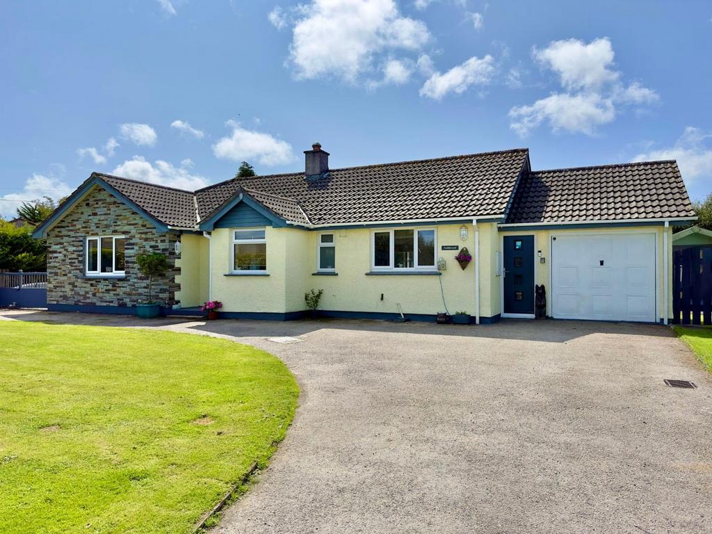 Otterham Station, Camelford, PL32 3 bed detached bungalow for sale - £ ...