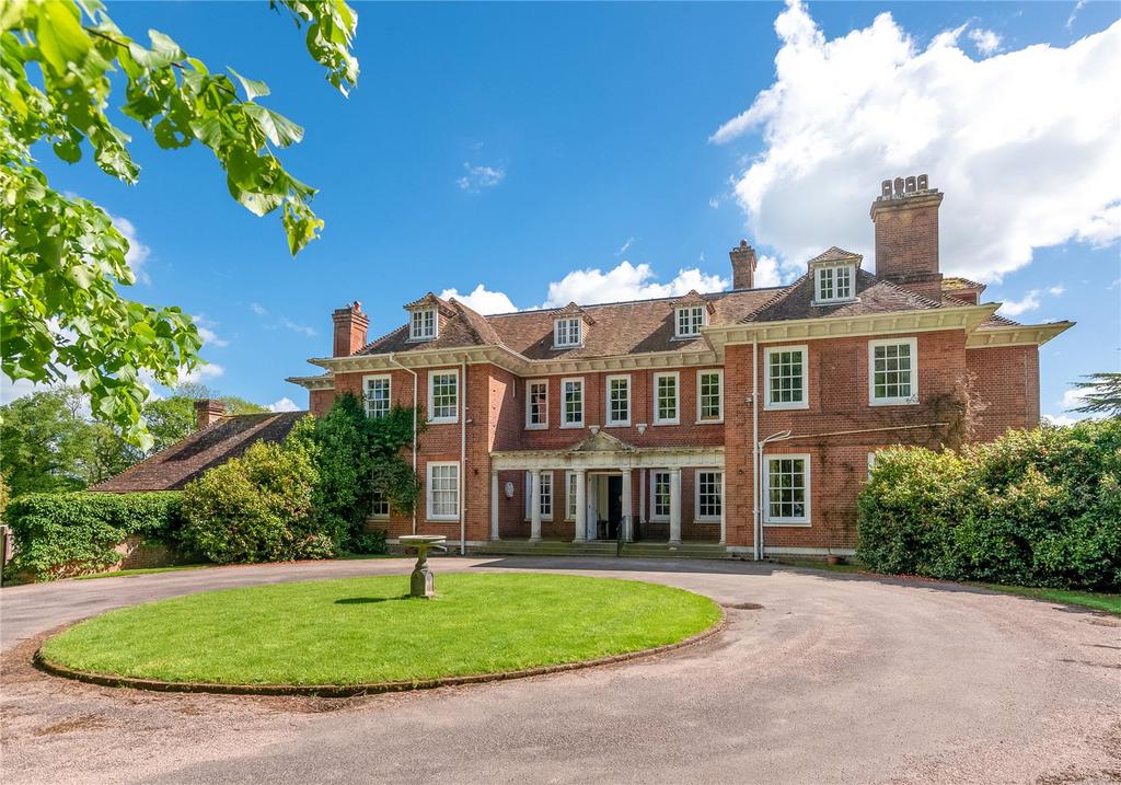 Snelsmore Common, Newbury, Berkshire 9 bed detached house for sale - £ ...