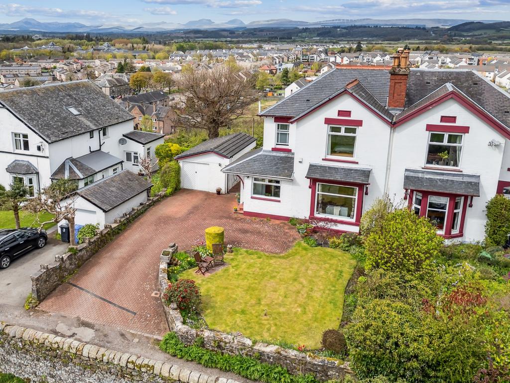 Ballengeich Road, Stirling... 4 bed semi-detached villa - £390,000