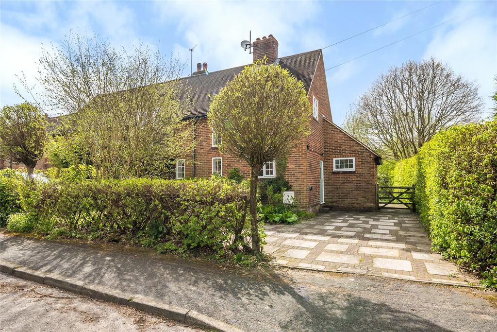 Beech Hanger Road, Hindhead GU26 3 bed semi-detached house - £595,000