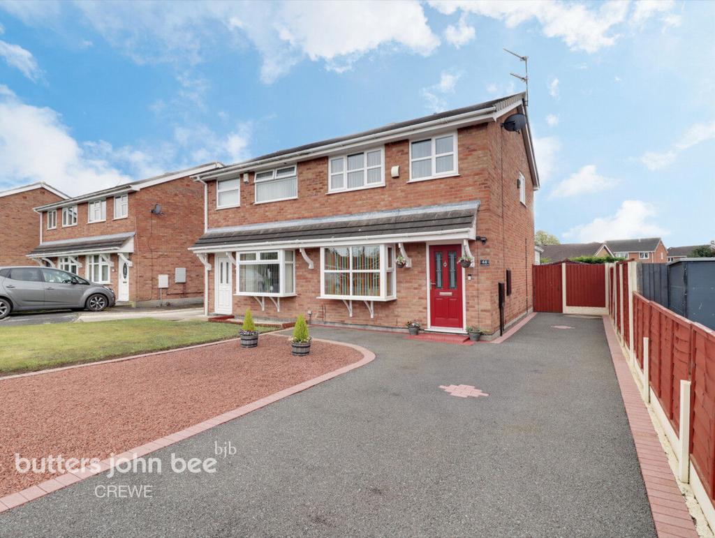 Rochester Crescent, Crewe 3 bed semi-detached house - £200,000