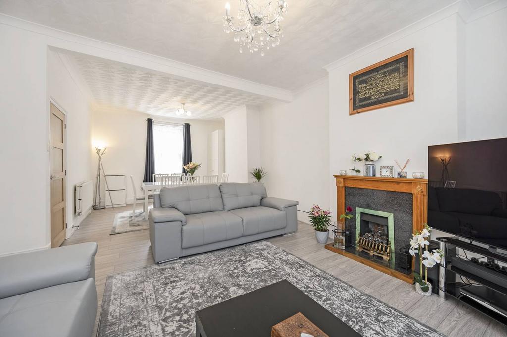 Millfields Road, Clapton, London, E5 6 bed house - £1,075,000
