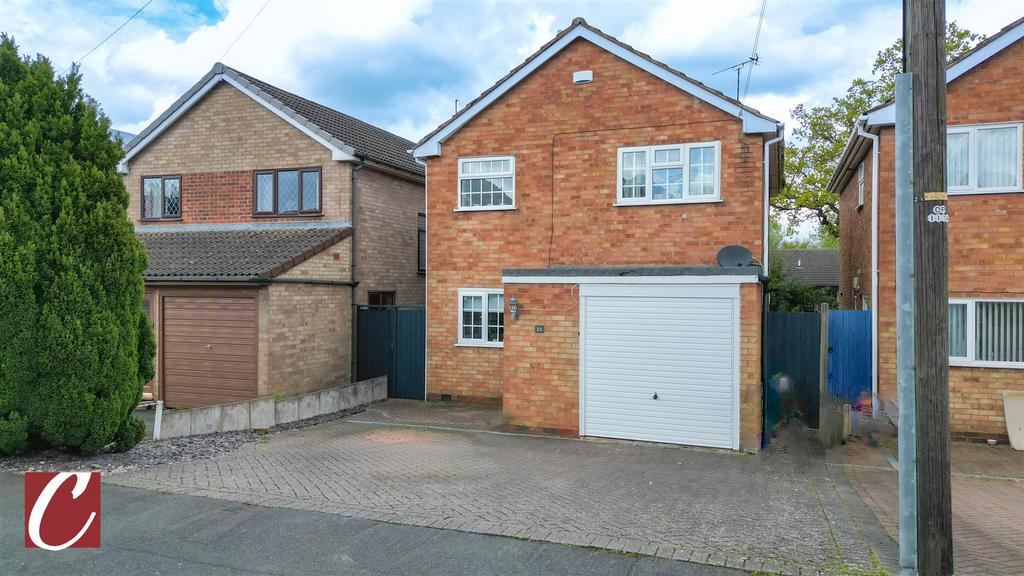 Clent Drive, Nuneaton 3 bed detached house - £260,000