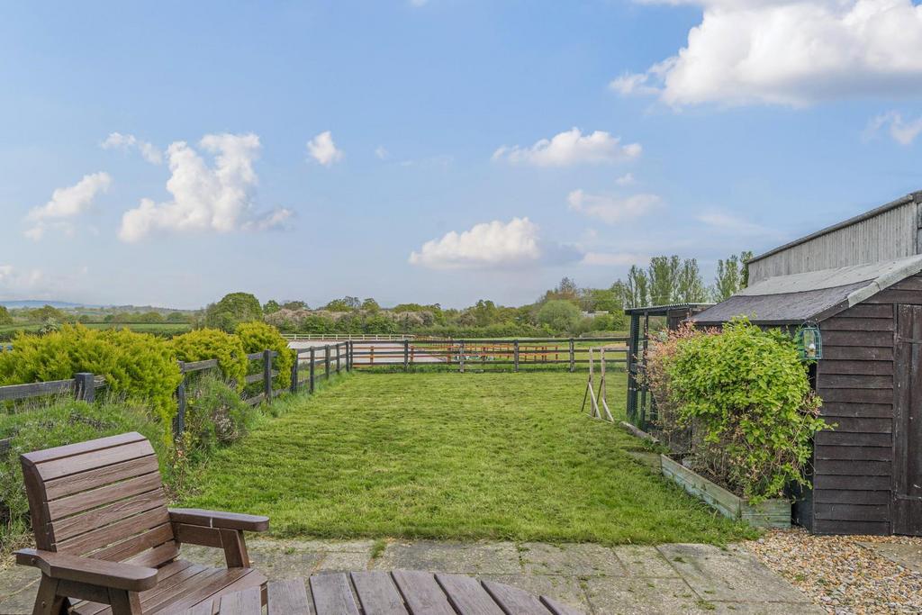 Mobley, Berkeley, GL13 9EN 4 bed barn conversion for sale - £565,000