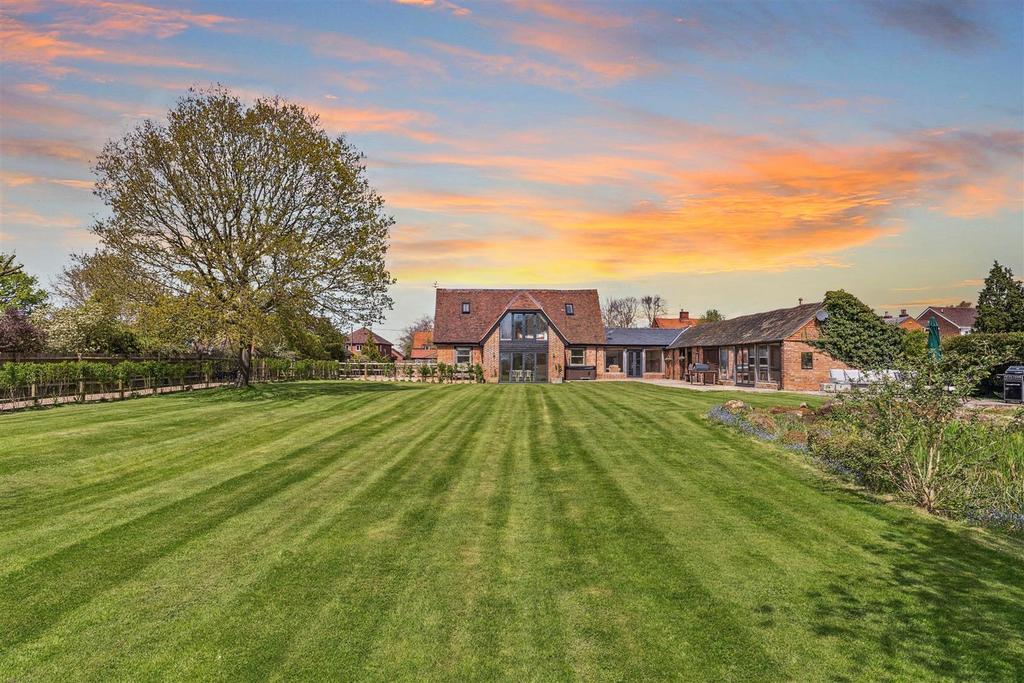Dunton Road, Stewkley, Buckinghamshire 4 bed detached house - £1,500,000