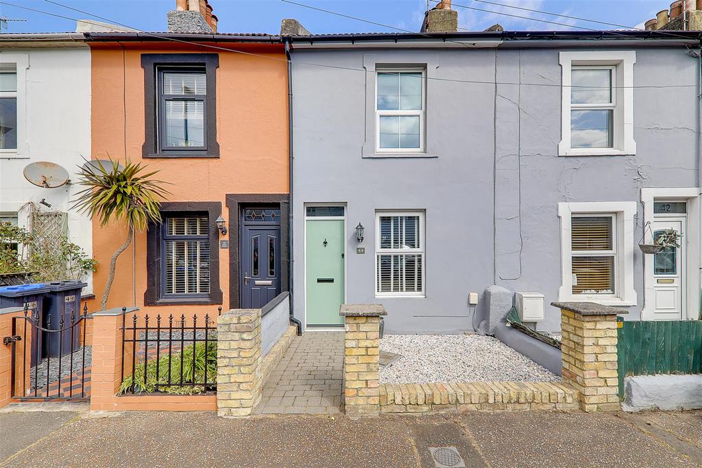 Howard Street, Worthing BN11 2 bed terraced house - £325,000