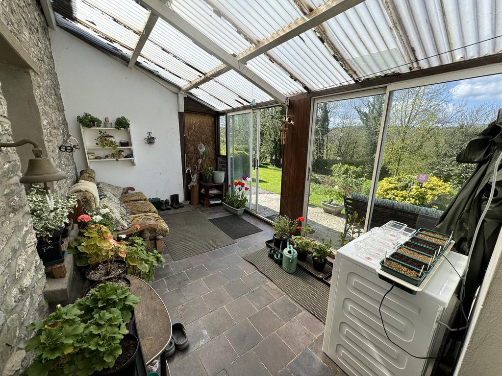 Mydroilyn, Lampeter, SA48 5 bed property with land for sale - £480,000