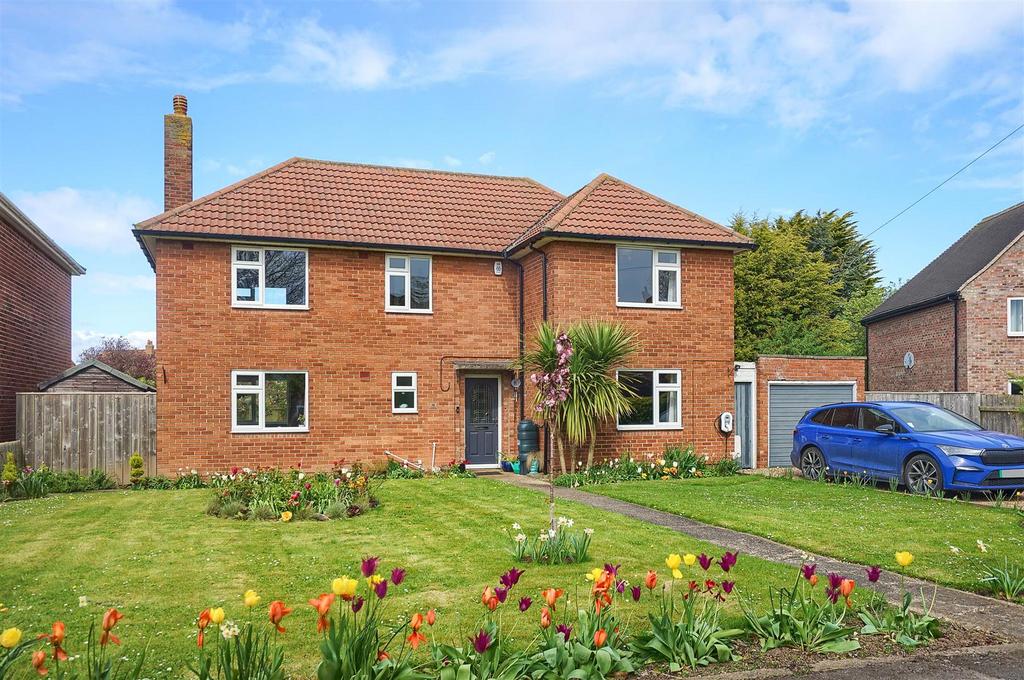 Ravenspurn Road, Patrington Haven 4 bed detached house for sale - £325,000
