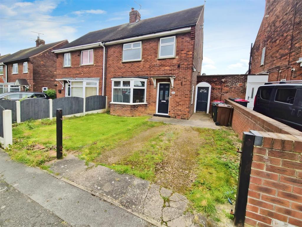 Cheetham Drive, Maltby, Rotherham 3 bed semi-detached house - £170,000