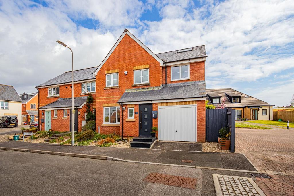 Ty Uchaf, Penarth CF64 4 bed semi-detached house - £435,000