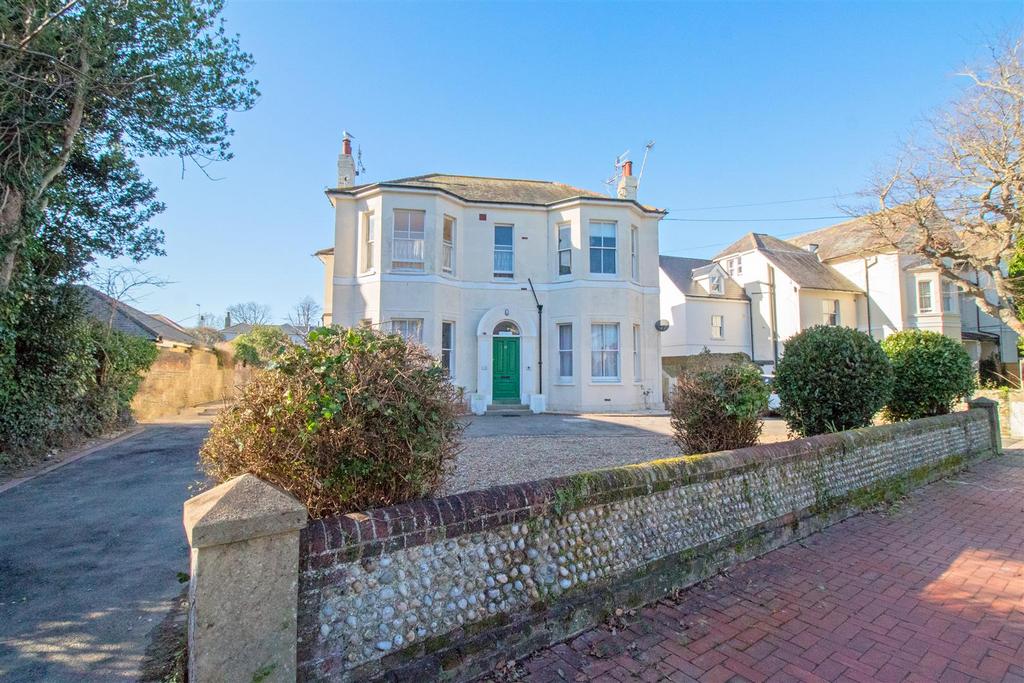 Farncombe Road, Worthing 1 bed apartment - £250,000