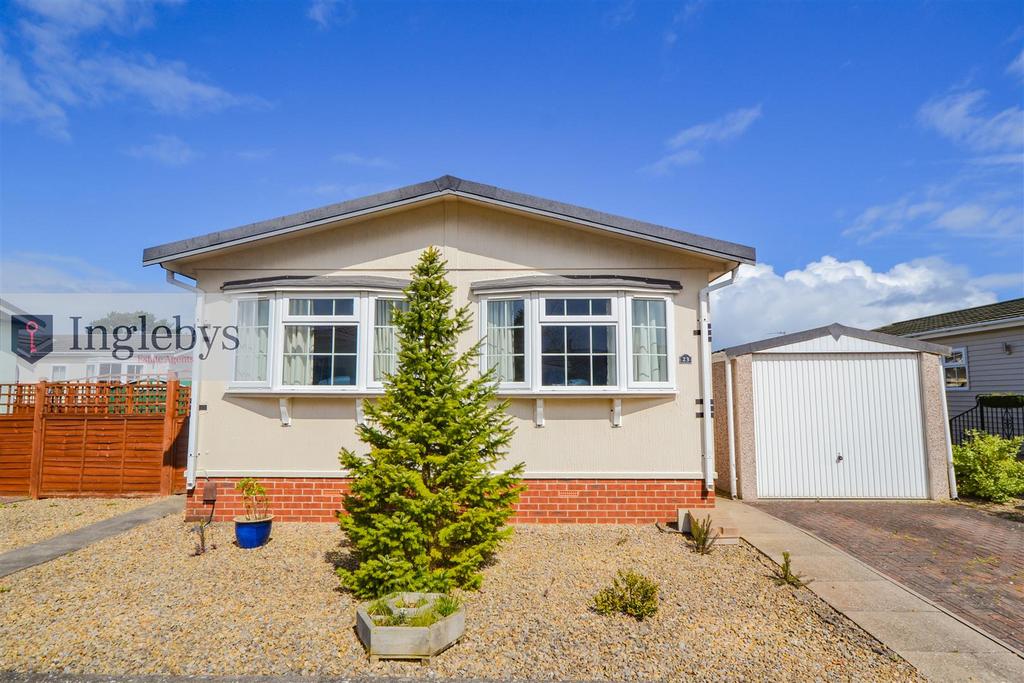 Milton Street, Saltburn-By-The-Sea 2 bed park home - £150,000