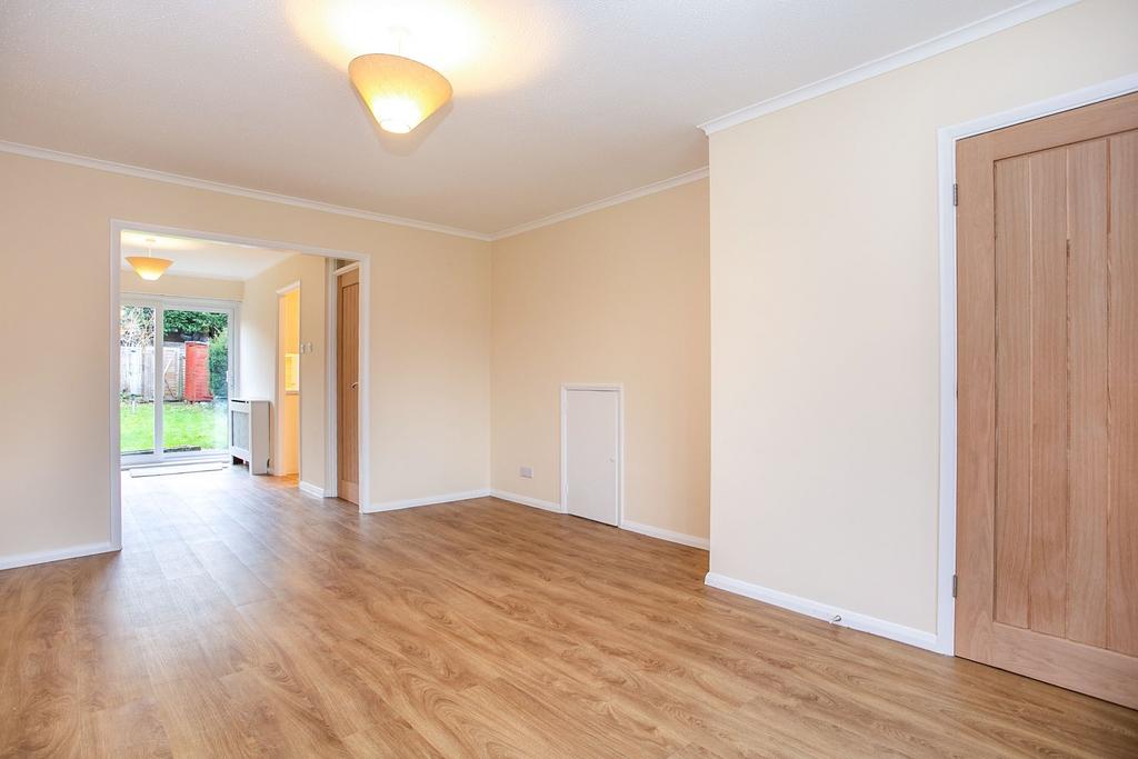 Durfold Drive, Reigate, RH2 3 bed terraced house to rent - £2,100 pcm ...