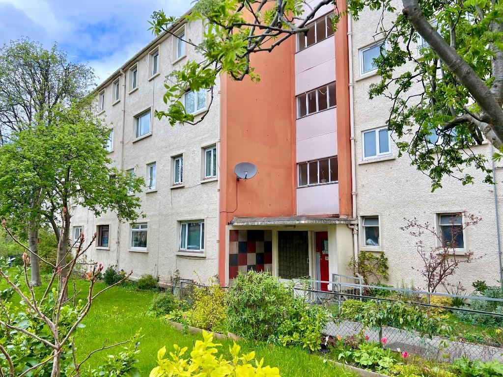 Pilrig Street, Leith Walk, Edinburgh... 1 bed flat - £950 pcm (£219 pw)