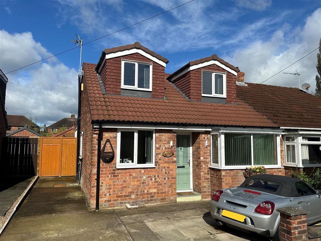 Manor Drive North, Off Boroughbridge... 5 bed house for sale - £465,000
