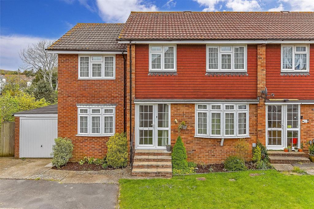 Gordon Close, Ryde, Isle of Wight 4 bed end of terrace house - £335,000