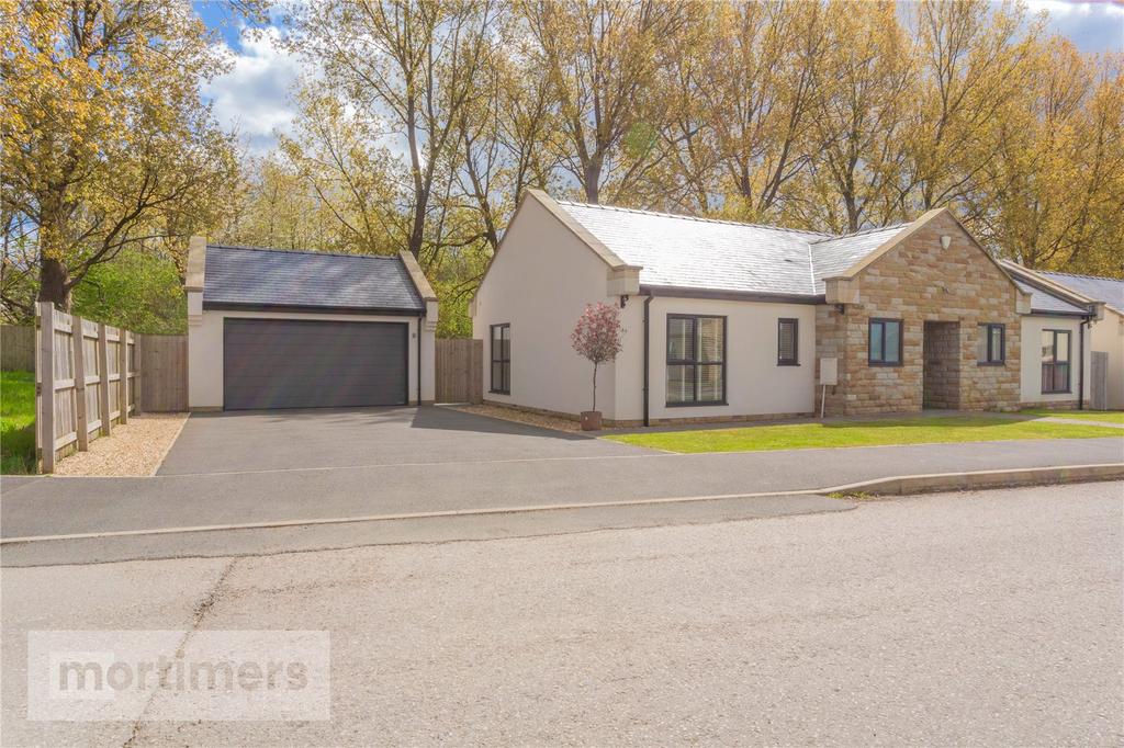 Stonewater Close, Barrow, Clitheroe... 3 bed detached bungalow - £625,000
