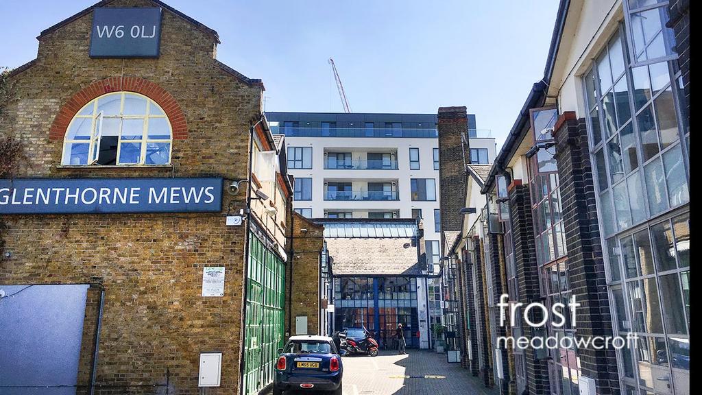 Glenthorne Mews, Hammersmith W6 Office to rent - £4,054 pcm (£936 pw)