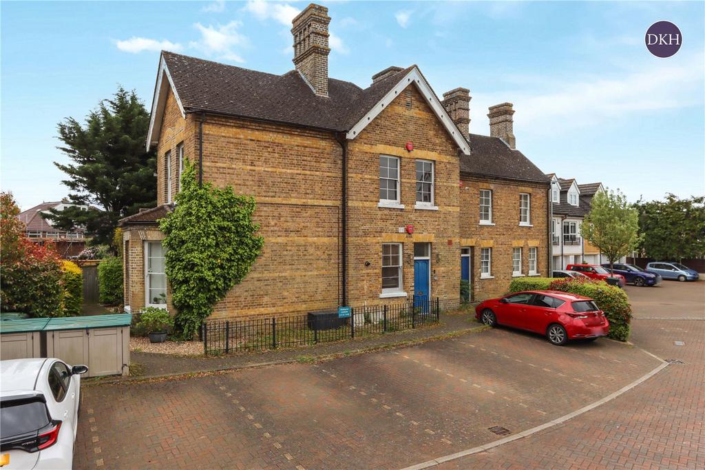 Shepherds Farm, Rickmansworth WD3 2 bed apartment - £450,000