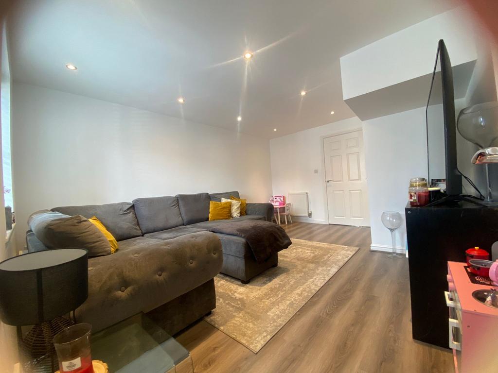 Mill Green Garth, Leeds, West... 2 bed terraced house - £995 pcm (£230 pw)