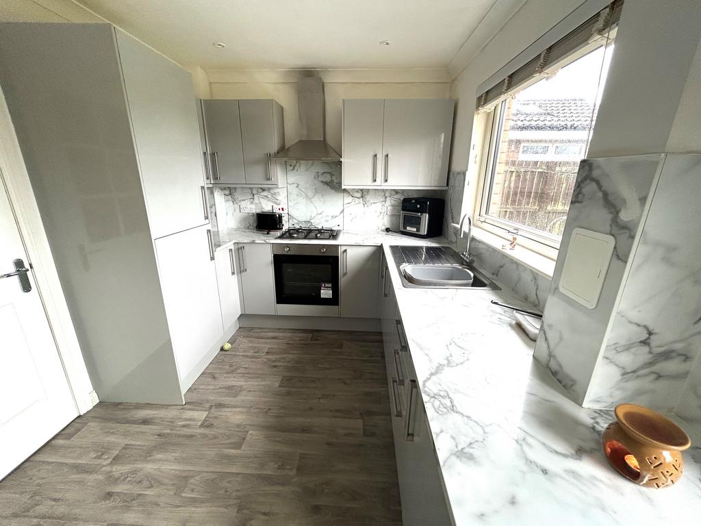 Toftcombs Avenue, Stonehouse ML9 4 bed detached house - £215,000