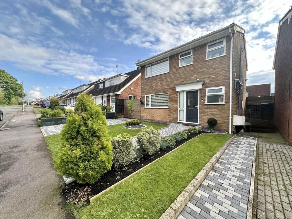 London Road, Dunstable LU6 3 bed detached house - £425,000