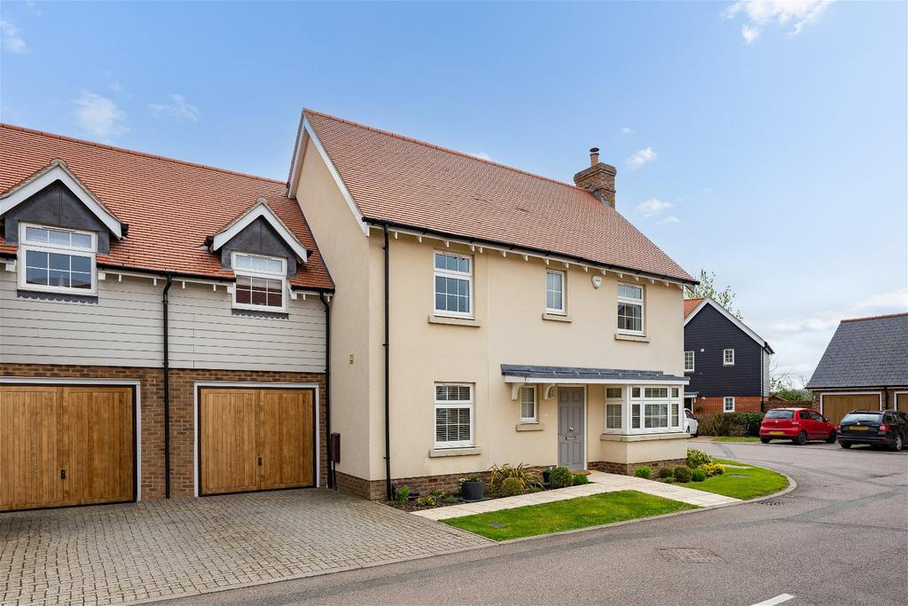 Blossom Hill Drive, Henham 4 bed link detached house for sale - £600,000