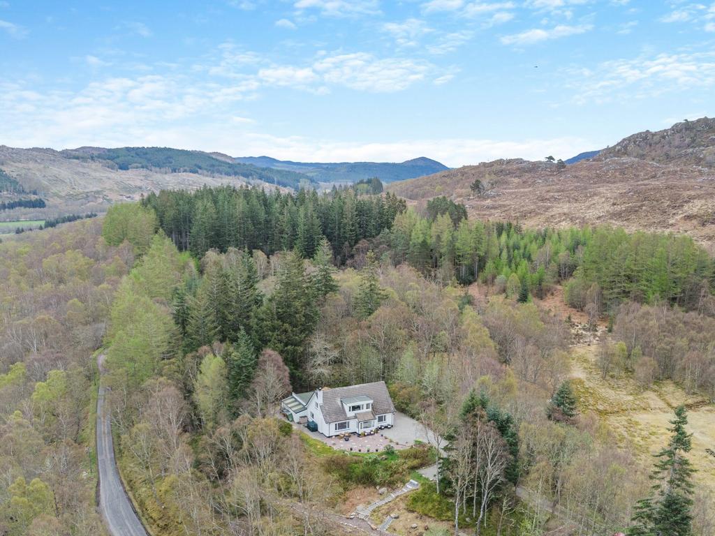Strathconon, Muir of Ord, Ross-Shire 4 bed detached house - £410,000
