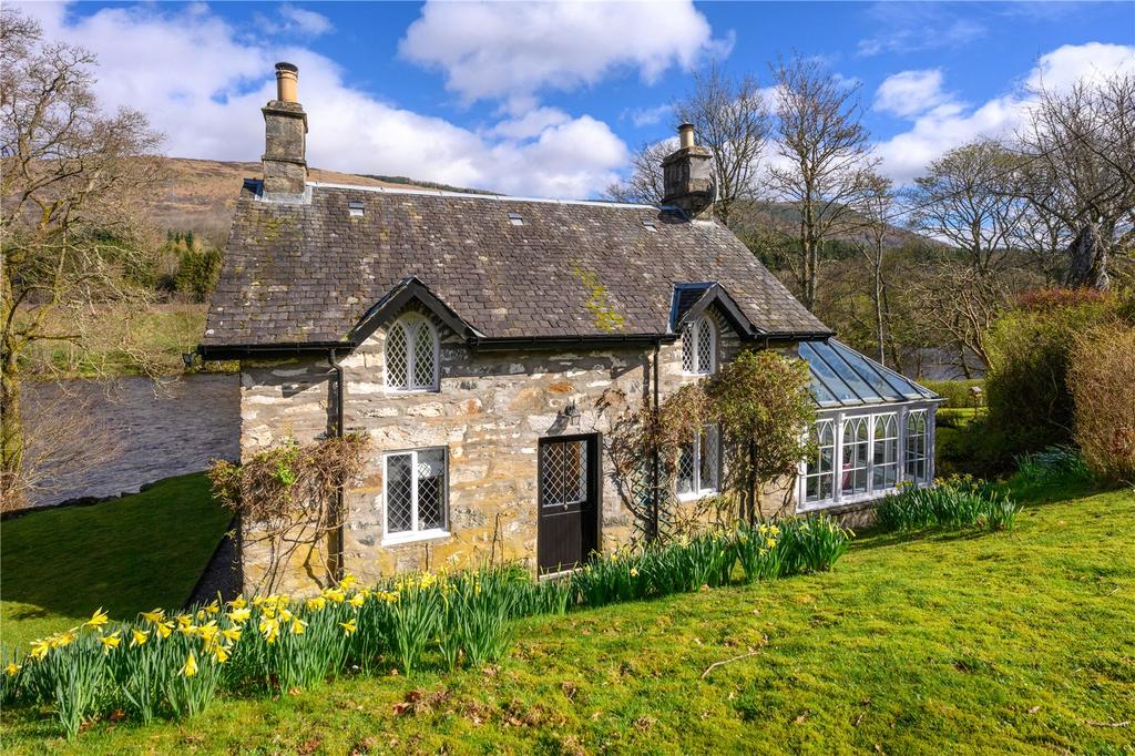 Comrie Cottage, Duneaves Road, Keltneyburn, Aberfeldy, PH15 2 bed ...