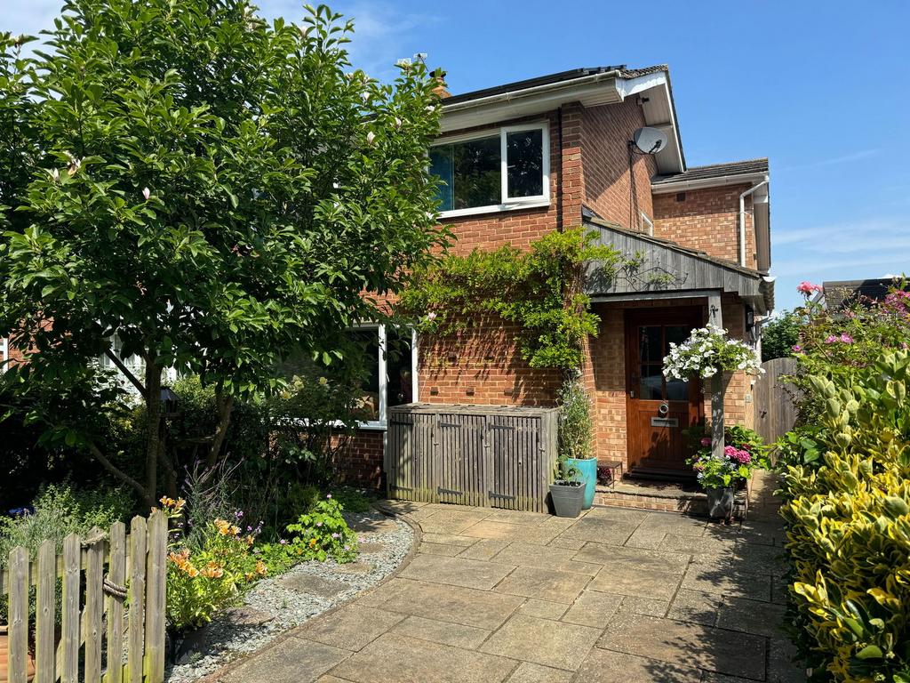 Staplehurst, Kent 5 bed semi-detached house - £495,000