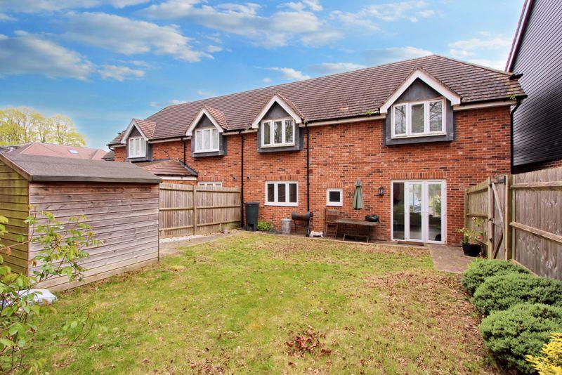 Old Barn Mews, Basingstoke RG24 3 bed semi-detached house - £375,000