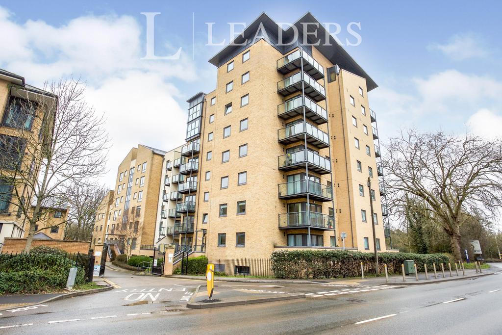 Victoria Way, Woking, GU21 1 bed apartment - £1,200 pcm (£277 pw)