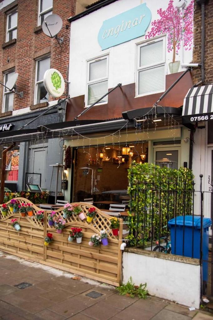 Restaurant in Plough Way, London, SE16 Restaurant - £3,000 pcm (£692 pw)