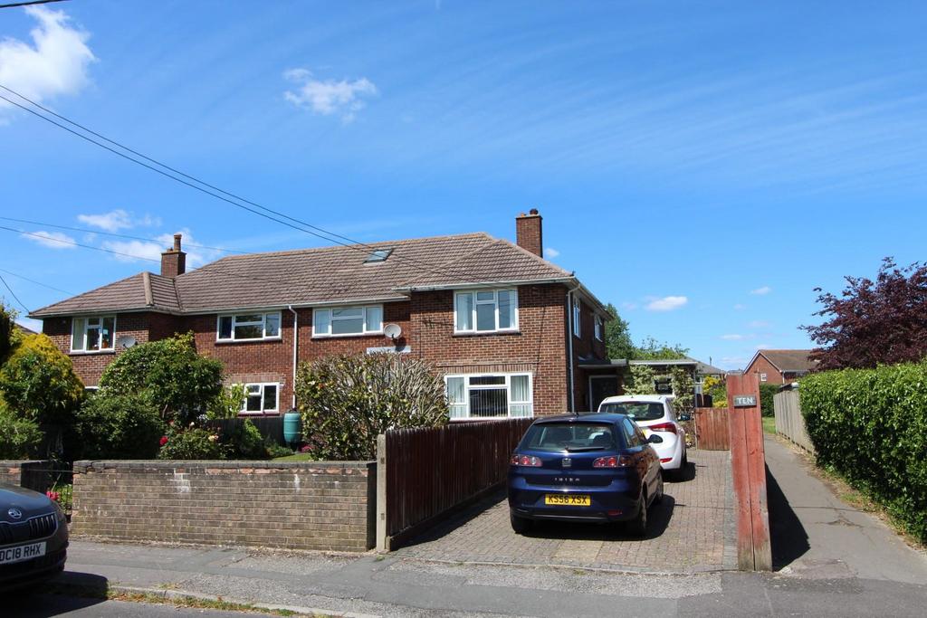 Miller Close, New Milton 2 bed maisonette - £260,000