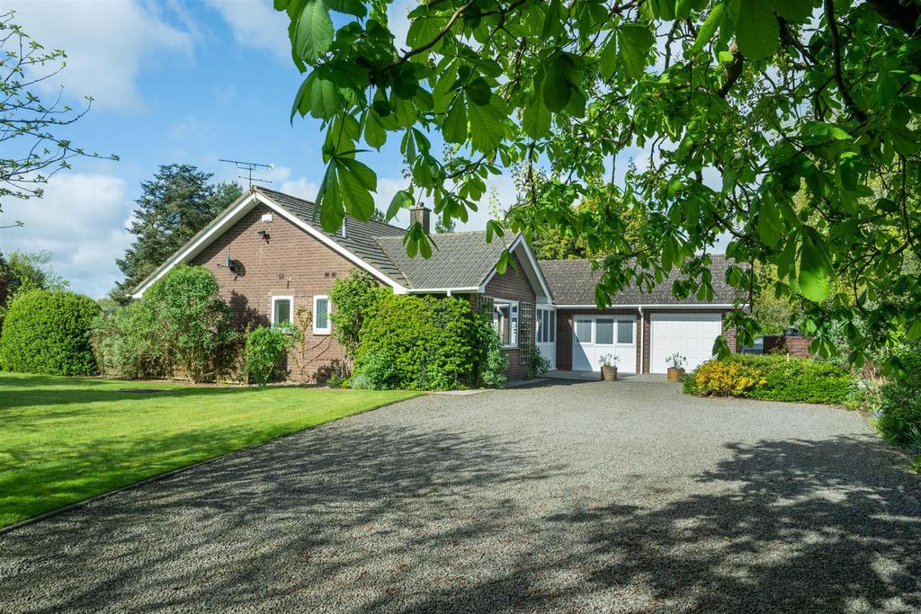 Edgebolton, Shawbury, Shrewsbury 3 bed detached bungalow - £715,000