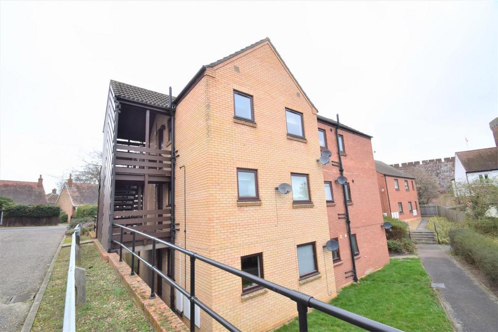 Prince Of Wales Close, Bury St.... 2 bed flat - £157,000