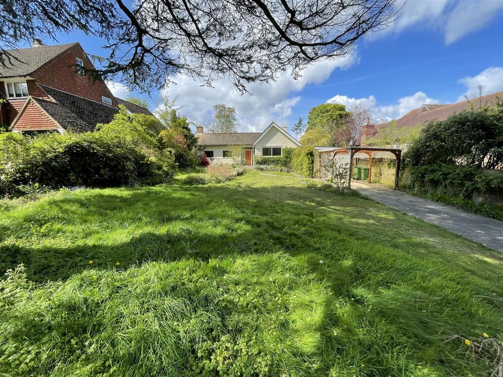Shenden Way, Sevenoaks TN13 4 bed detached bungalow - £850,000