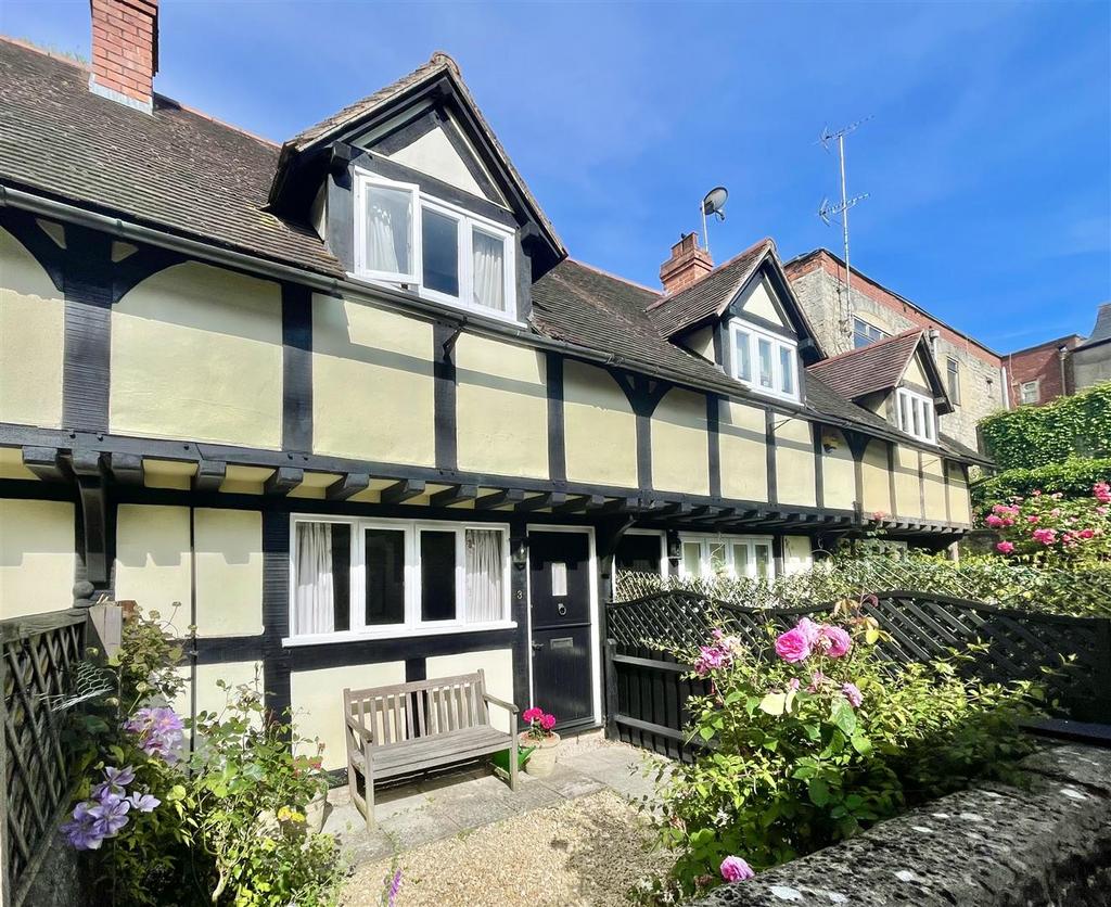 Castle Street, Cirencester 2 bed townhouse - £315,000