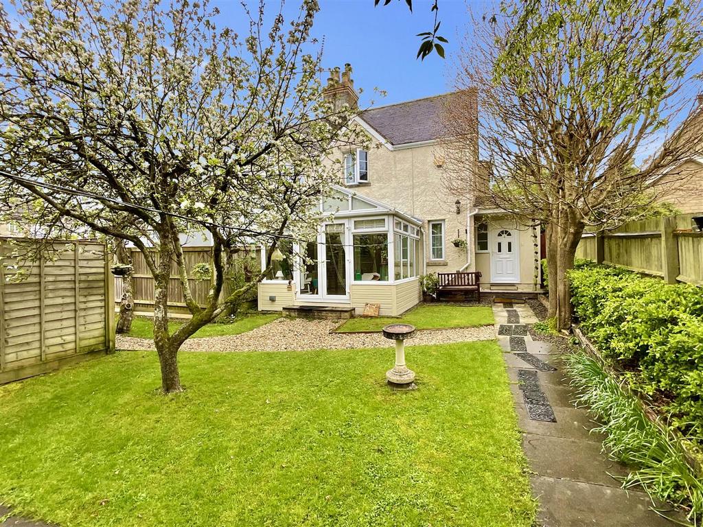 Overhill Road, Stratton, Cirencester 3 bed semi-detached house - £509,950