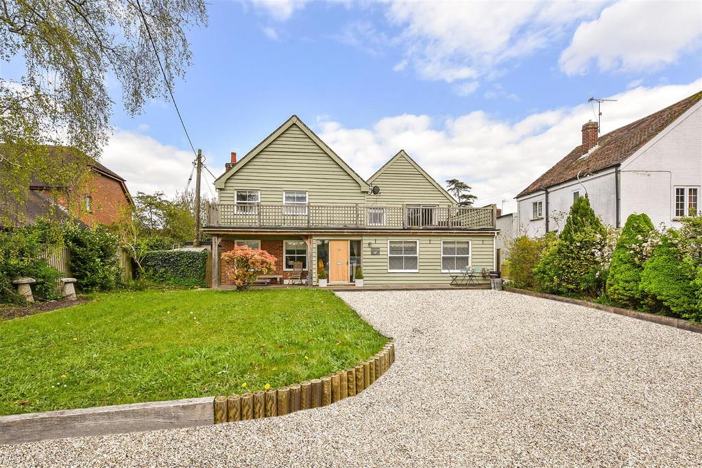 Butts Green, Lockerley, Hampshire 4 bed detached house - £750,000
