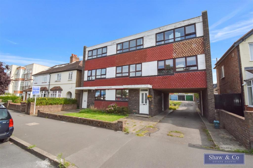Whitton Dene, Hounslow TW3 1 bed maisonette for sale - £259,500